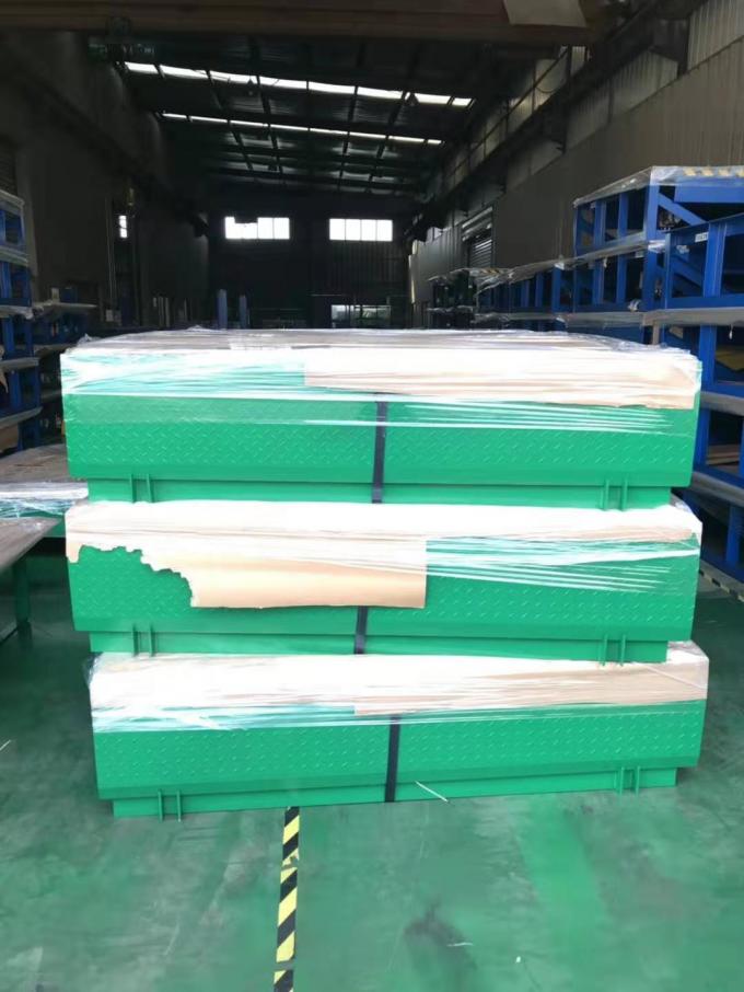 Industrial Electric Dock Leveler Dock Lifts Material Handling Equipment