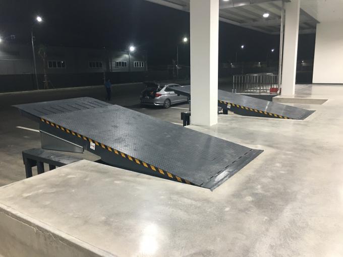 Retractable Lip 1000mm,8T Telescopic Dock Leveler.