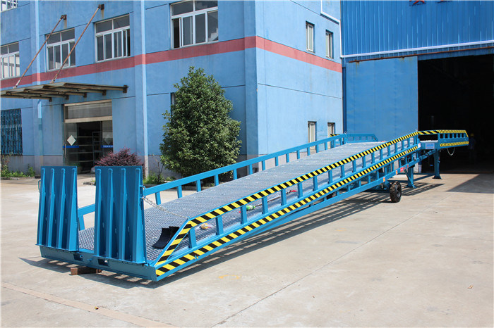 Blue Hydraulic Mobile Yard Ramp For Container Truck Loading Or Work ...
