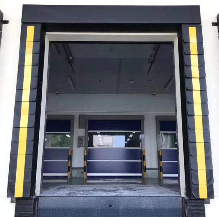 Foam Pad Loading Dock Seals With Foam Thermal Insulation Is Applied ...