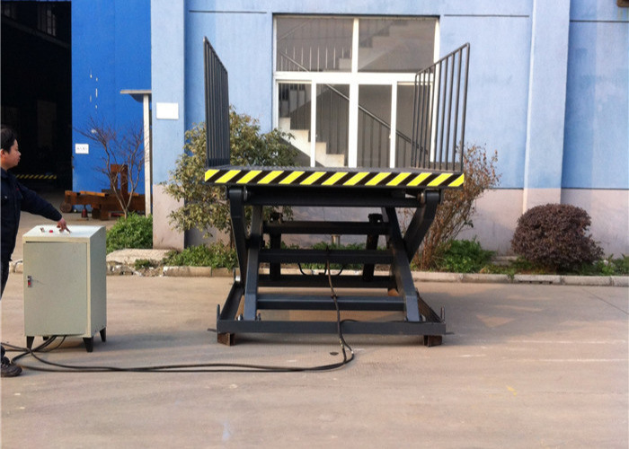 Truck Unloading Ramp Hydraulic Dock Lift Available In Variety Size And ...