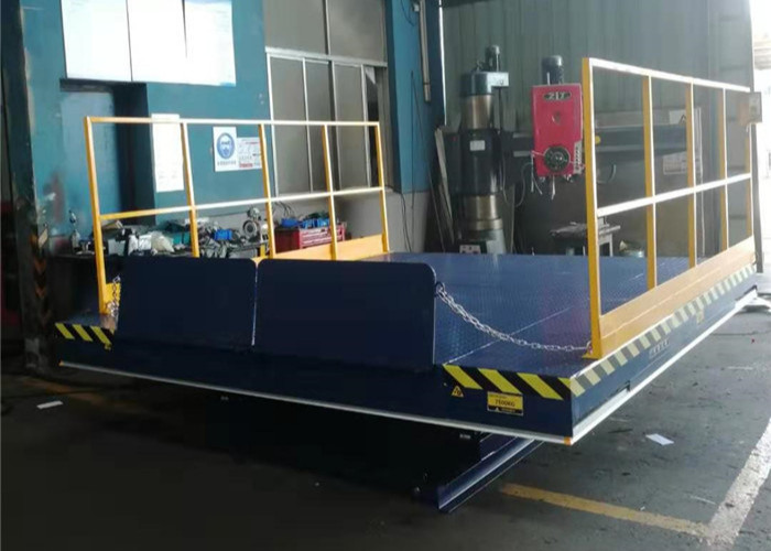 Hydraulic Electric Scissor Lift , Dock Lift With Non Skid Checkered ...