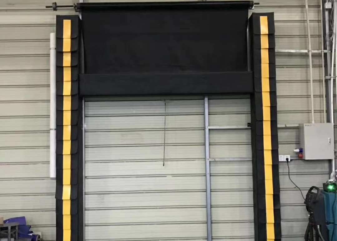 Warehouse Loading Dock Seals Adjustable Top Curtain Which Are Flexible ...
